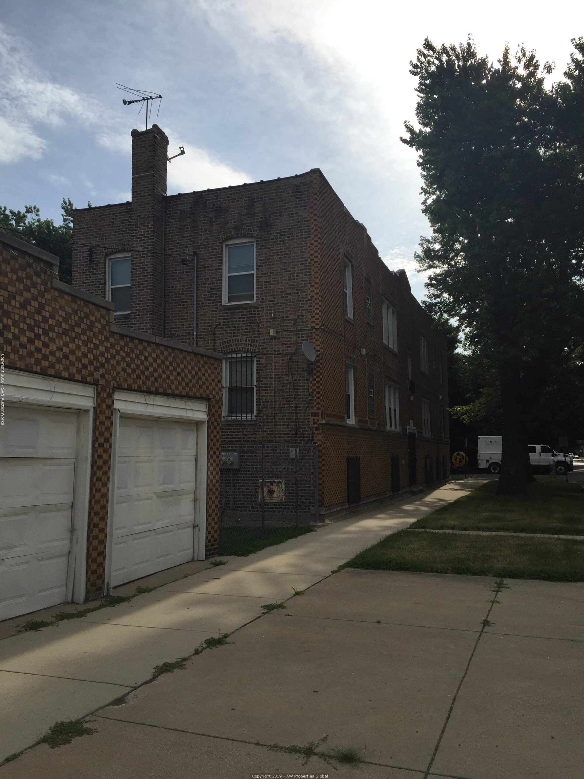 FOR SALE: Multi-Family 4 Flat in Chicago, IL - AW Properties Global